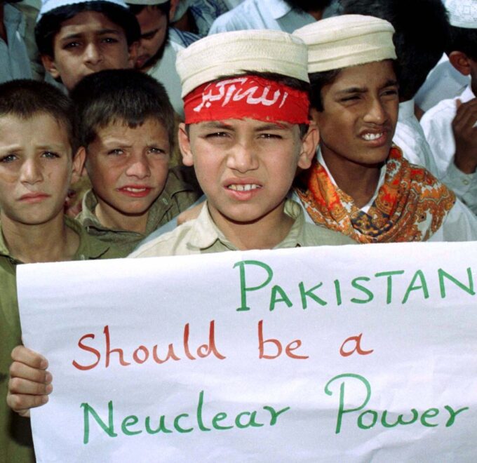 '90s Rewind | How Democracy Failed in Russia - IGA : IGA